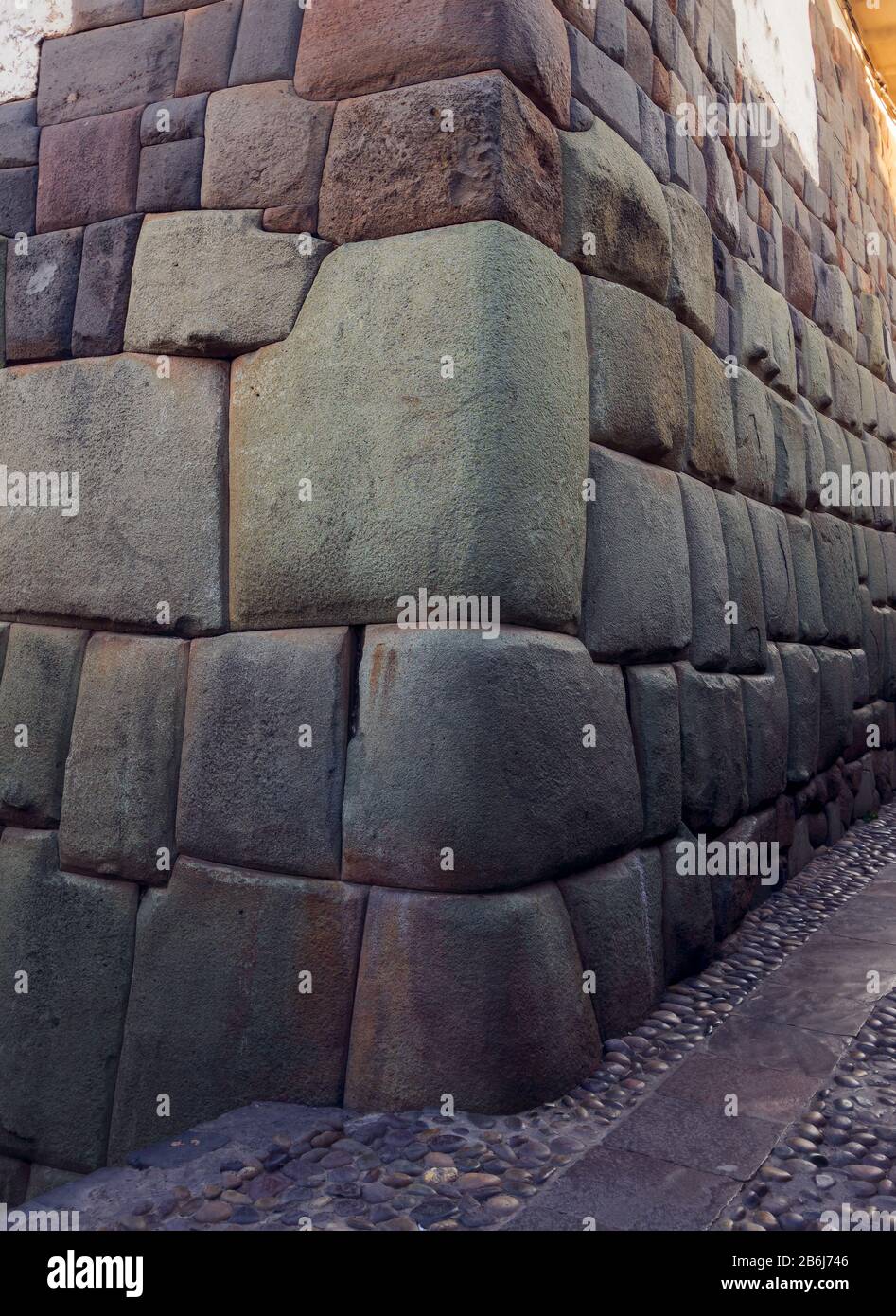The famous twelve-sided Inca Stone wall on streets of Cusco, Peru Stock ...