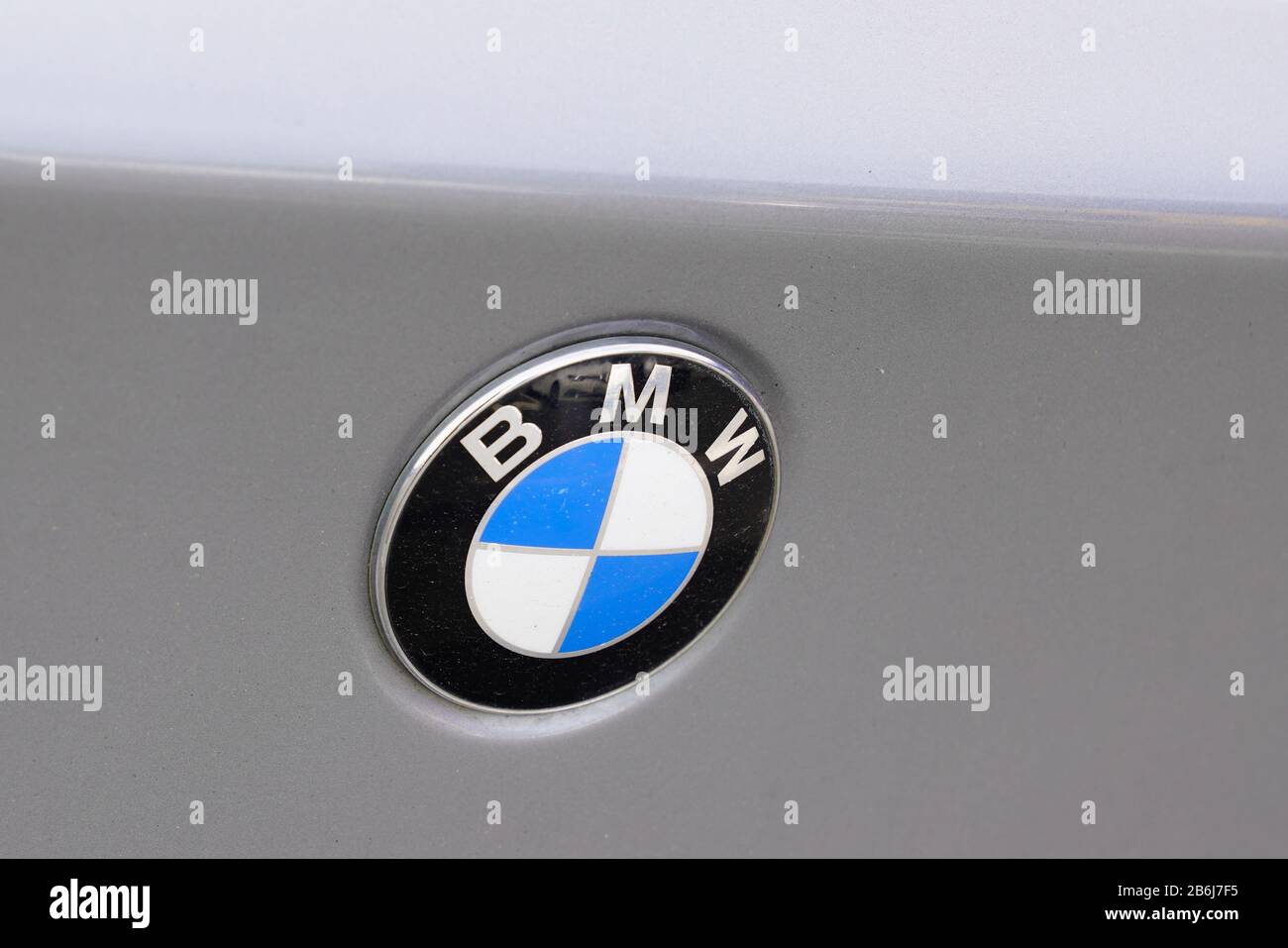 Bmw car sign logo hi-res stock photography and images - Alamy