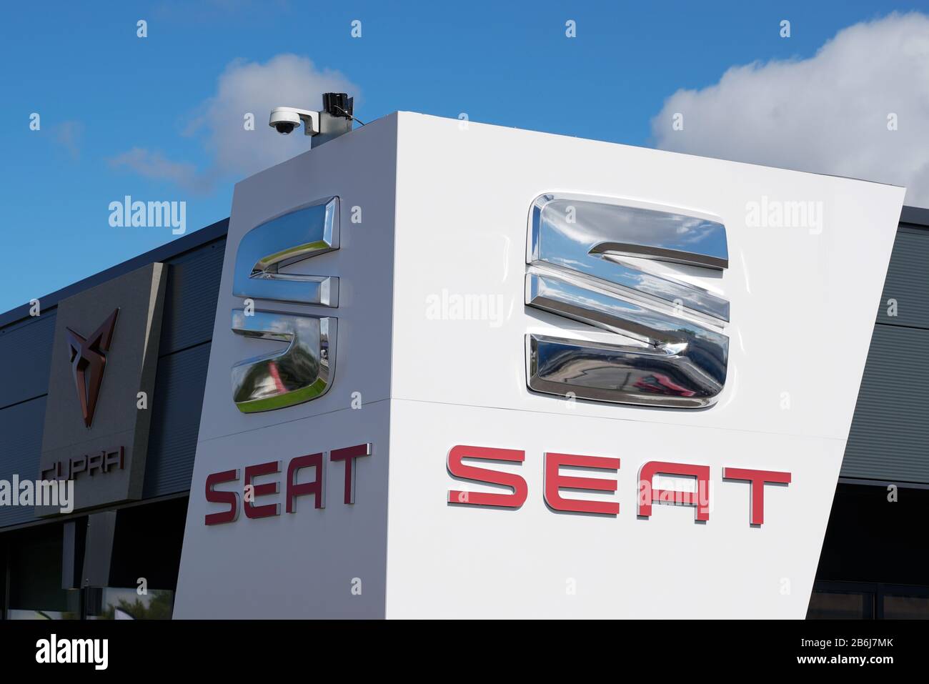 Seat spanish car manufacturer logo hi-res stock photography and images ...
