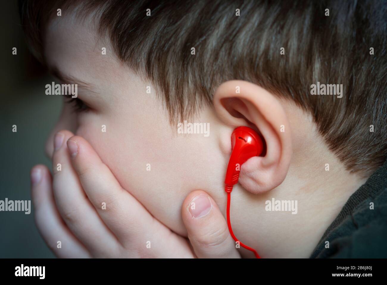 Connecting phones hi-res stock photography and images - Alamy