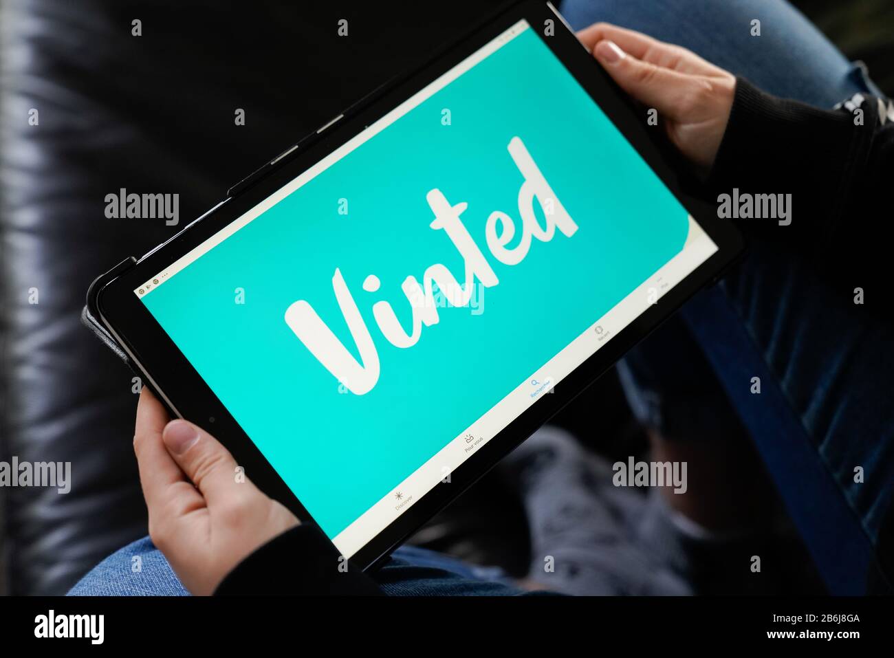 Vinted shop hi-res stock photography and images - Alamy