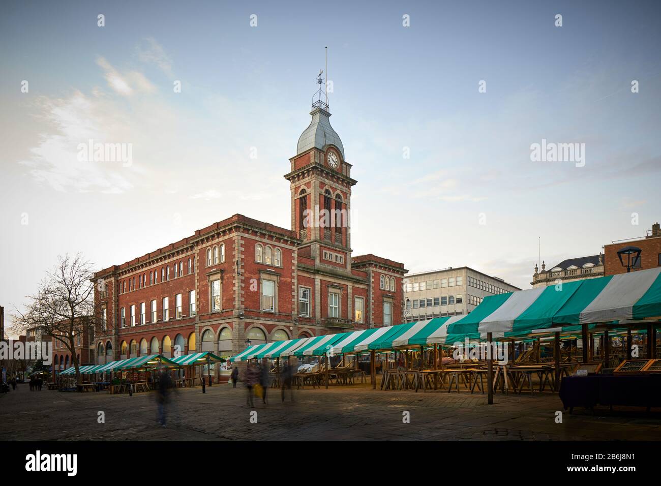 Chesterfield, Derbyshire, Chesterfield Market Hall and outdoor market ...