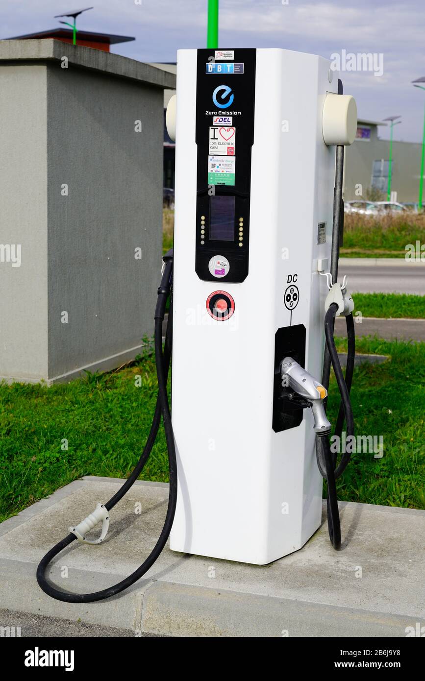 Dbt and charger hi-res stock photography and images - Alamy