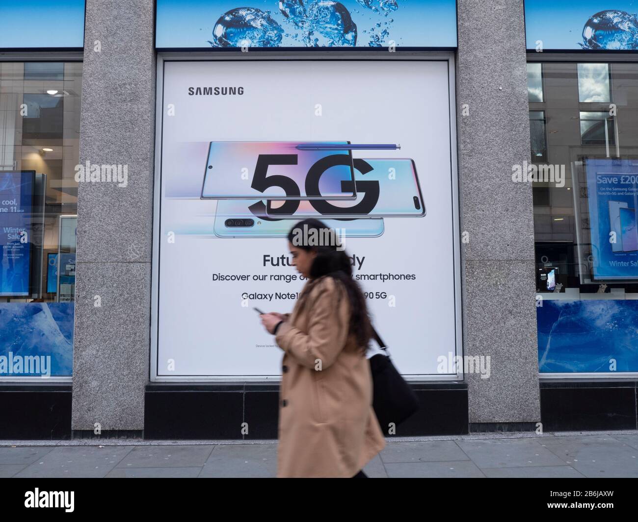 5G network samsung phones advertised on O2 shop in London, with phone ...