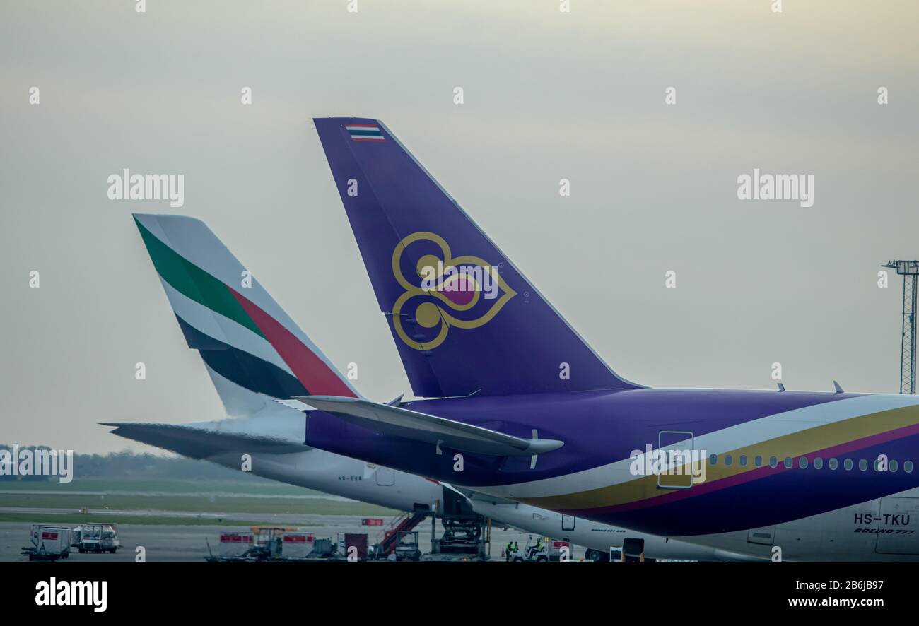 Emirates tail fin hi-res stock photography and images - Alamy