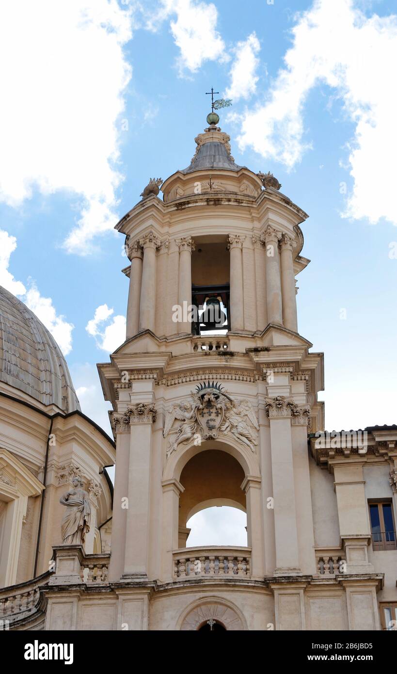 Neptune god of rivers hi-res stock photography and images - Alamy