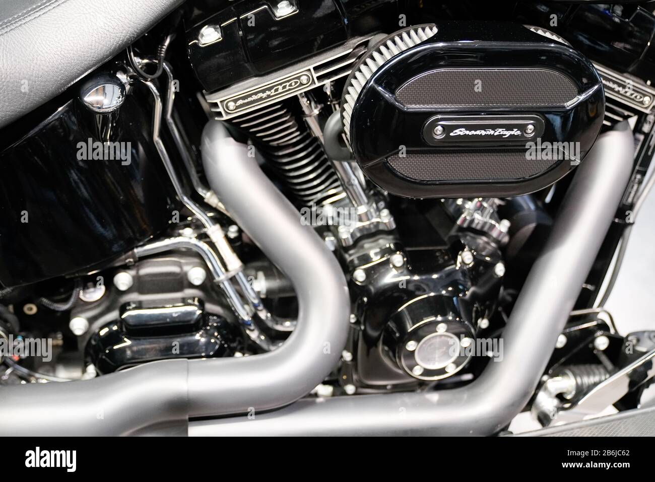 Harley davidson logo badge hi-res stock photography and images - Alamy