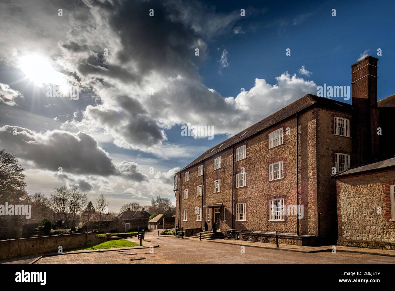 Elizabethan lodge hi-res stock photography and images - Alamy