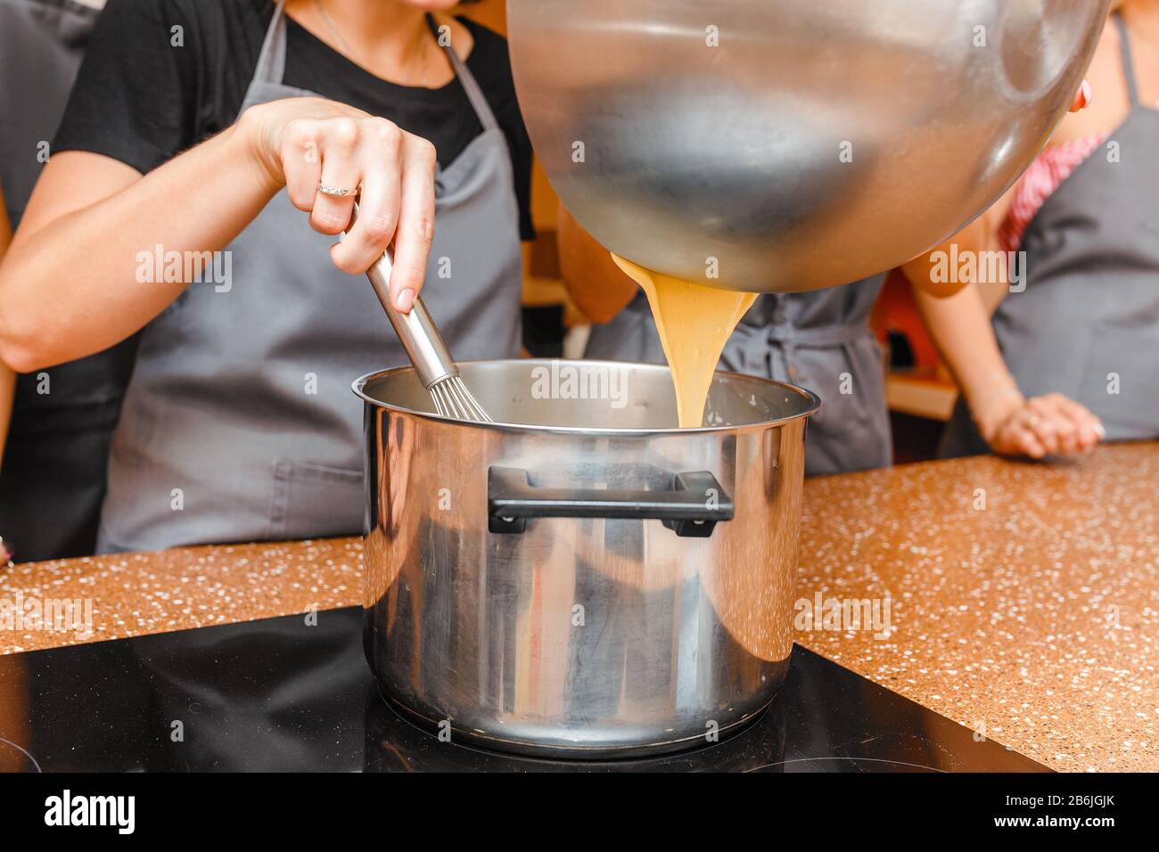 Cooking classes hi-res stock photography and images - Alamy