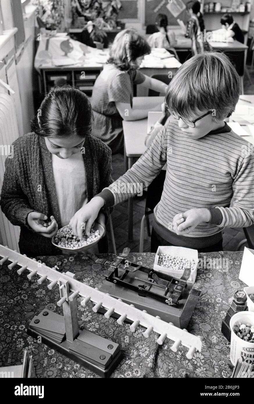 1980s school children uk hi-res stock photography and images - Alamy