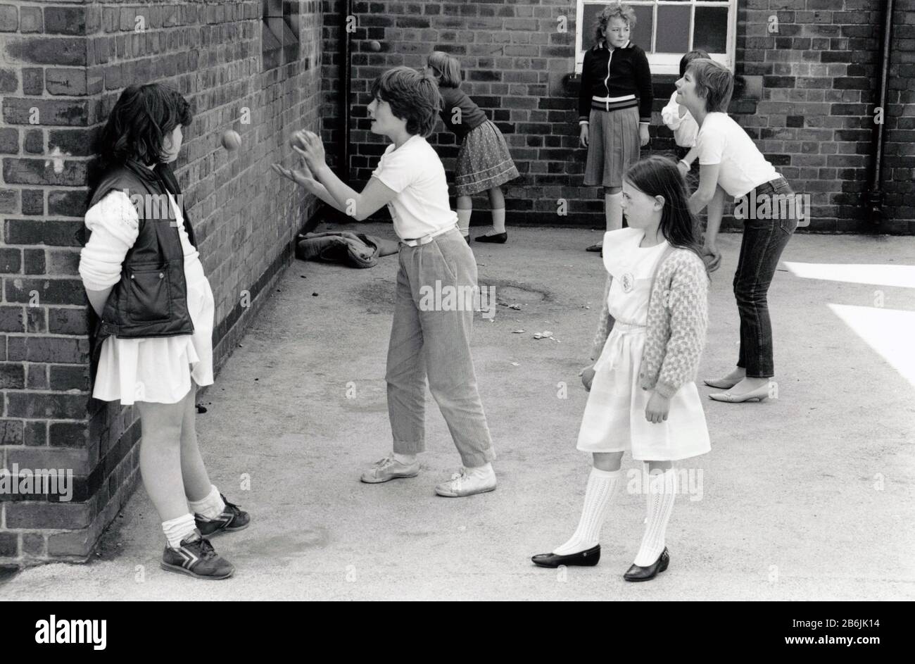 Girls school playground uk hi-res stock photography and images - Alamy