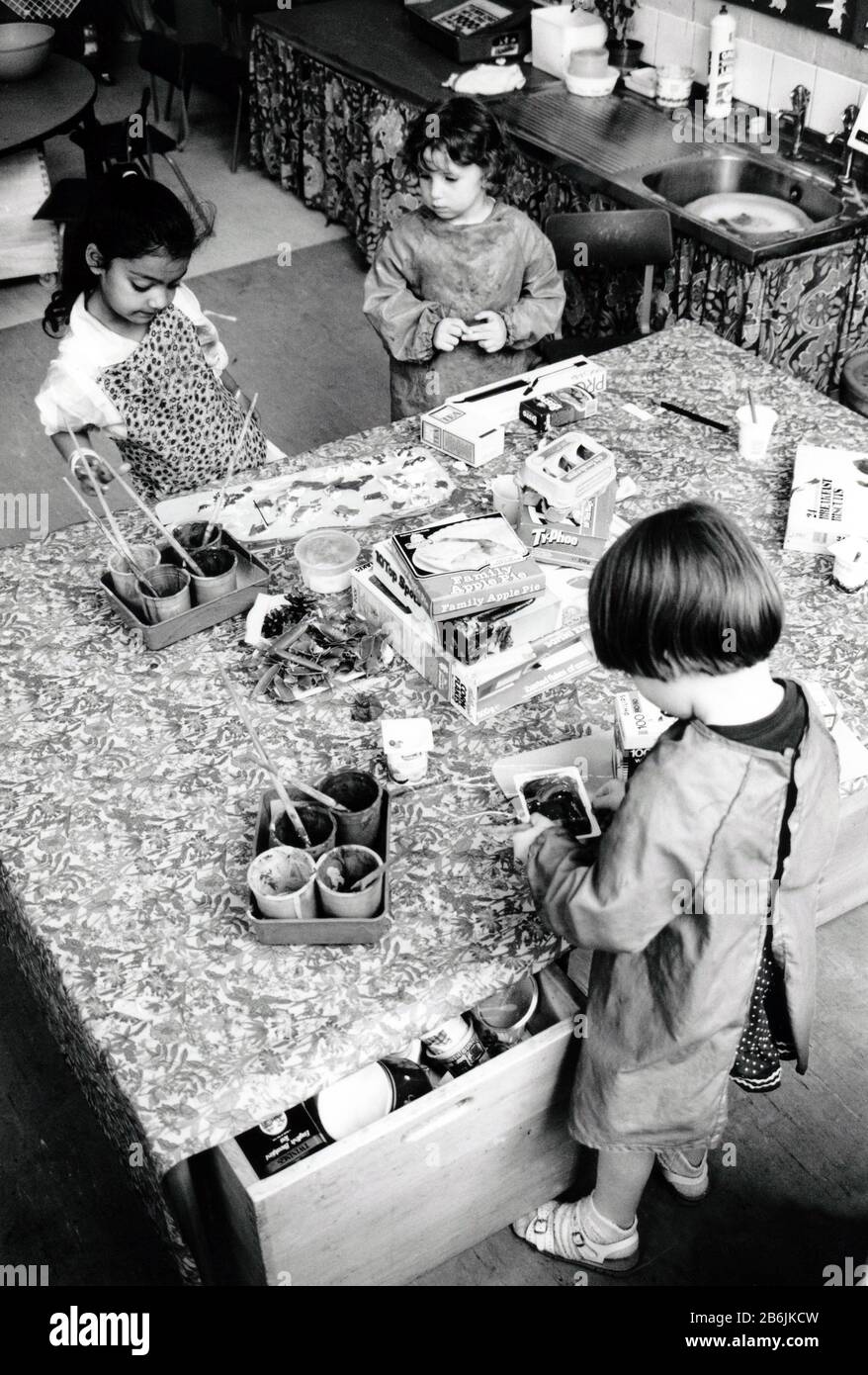 1980s classroom uk hi-res stock photography and images - Alamy