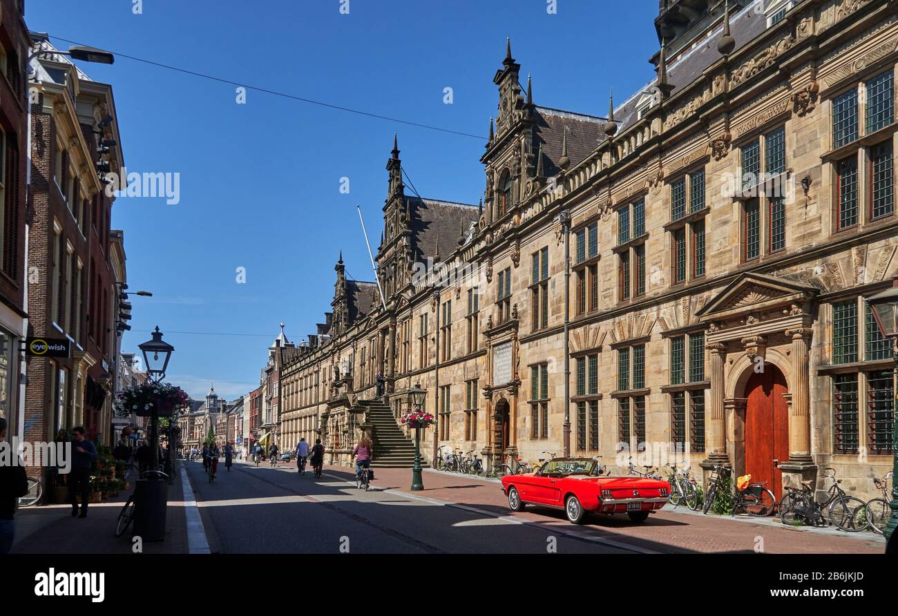16th century front facade hi-res stock photography and images - Alamy