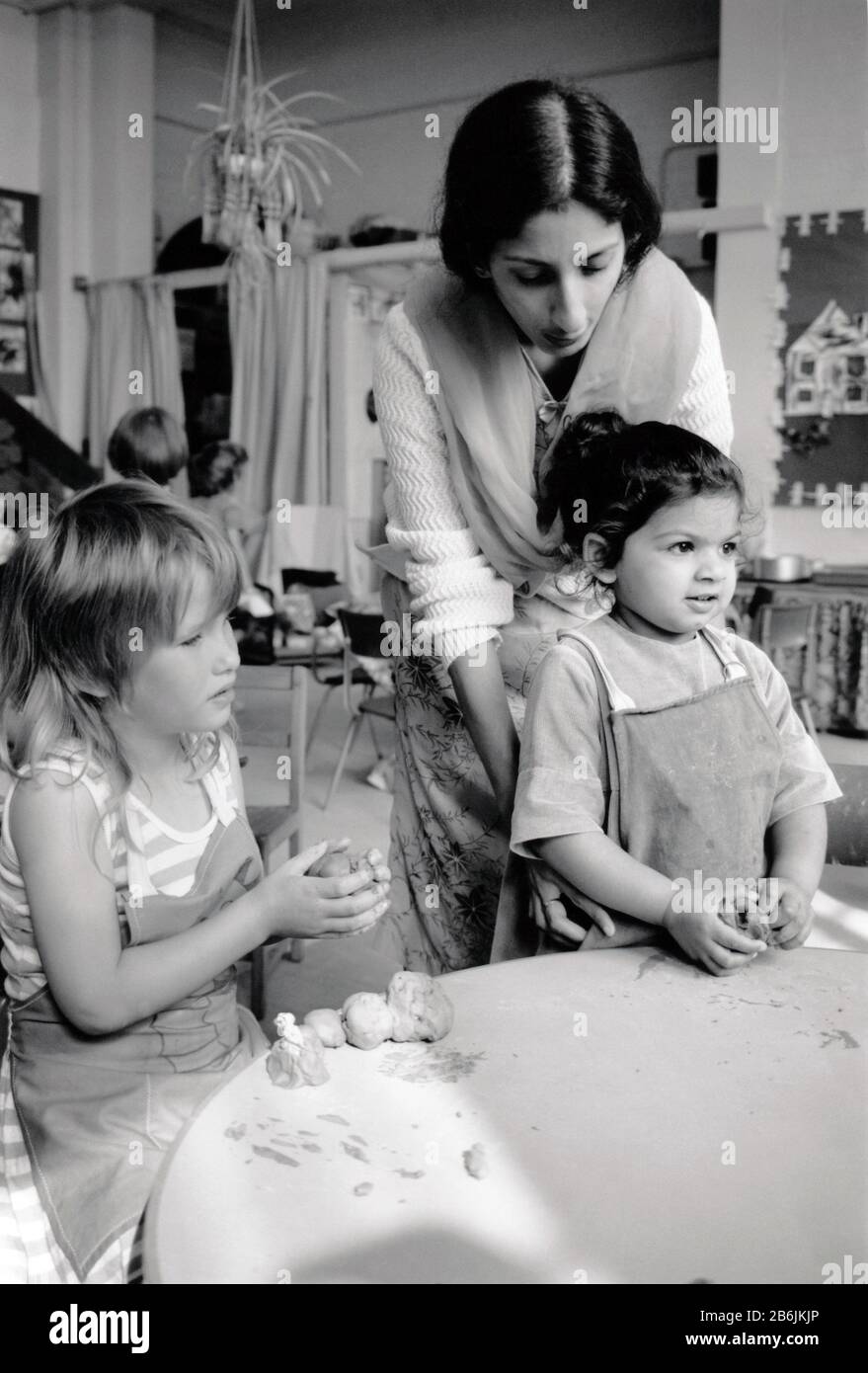 1980s classroom uk hi-res stock photography and images - Alamy