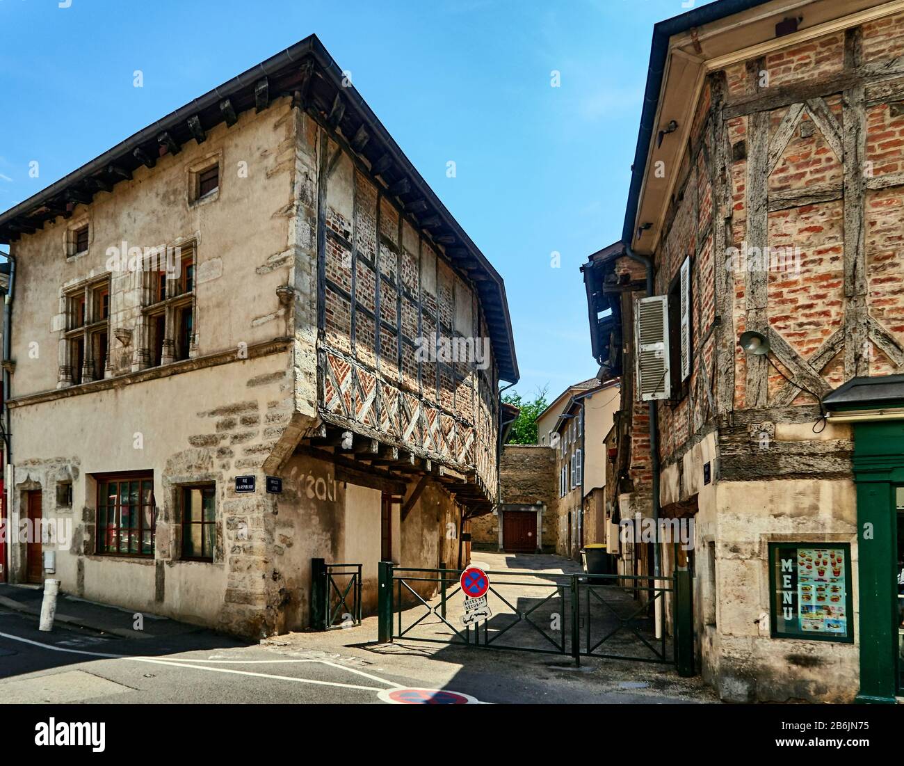 15th century timbered building hi-res stock photography and images - Alamy