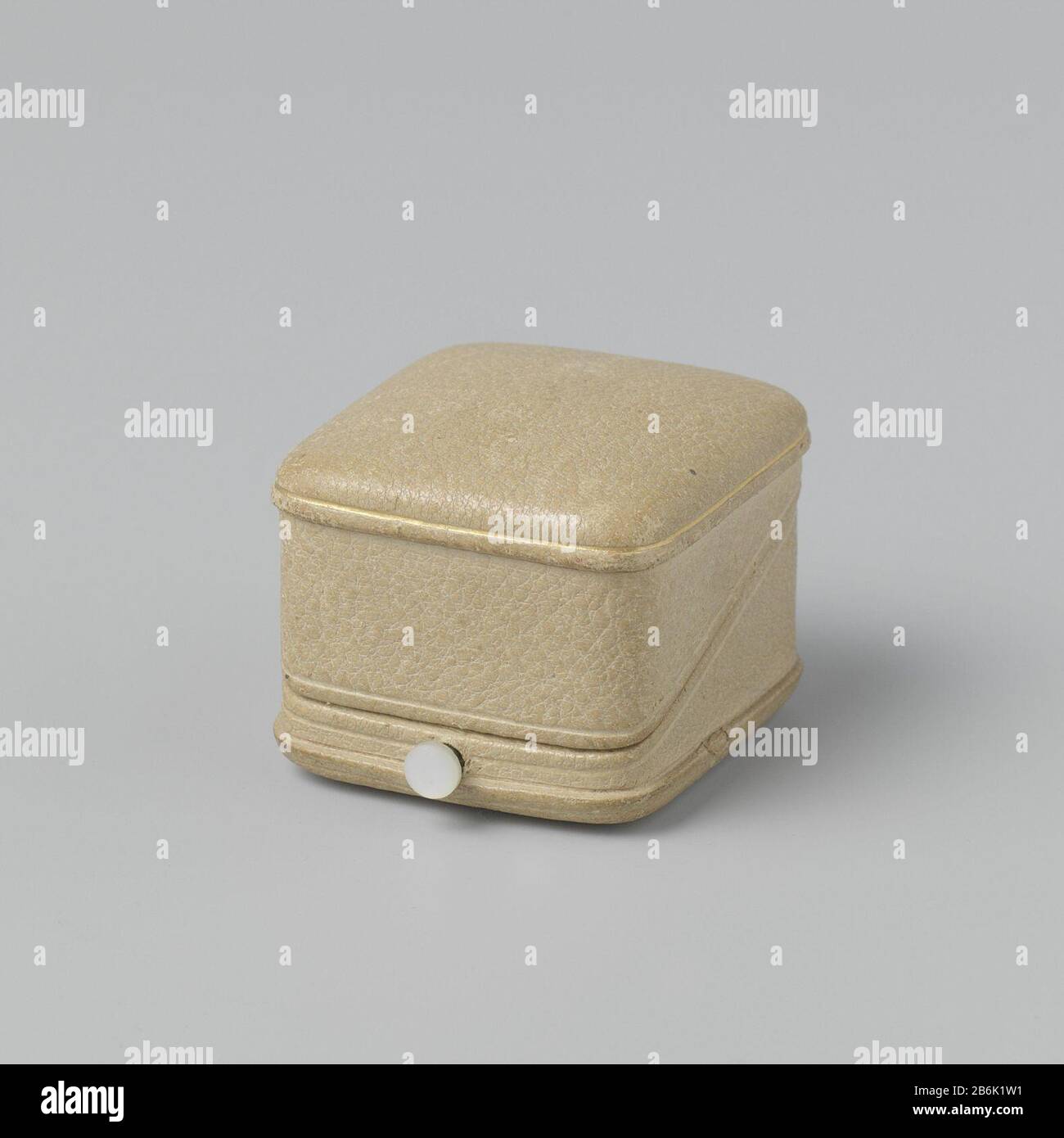 Entourage ring hi-res stock photography and images - Alamy