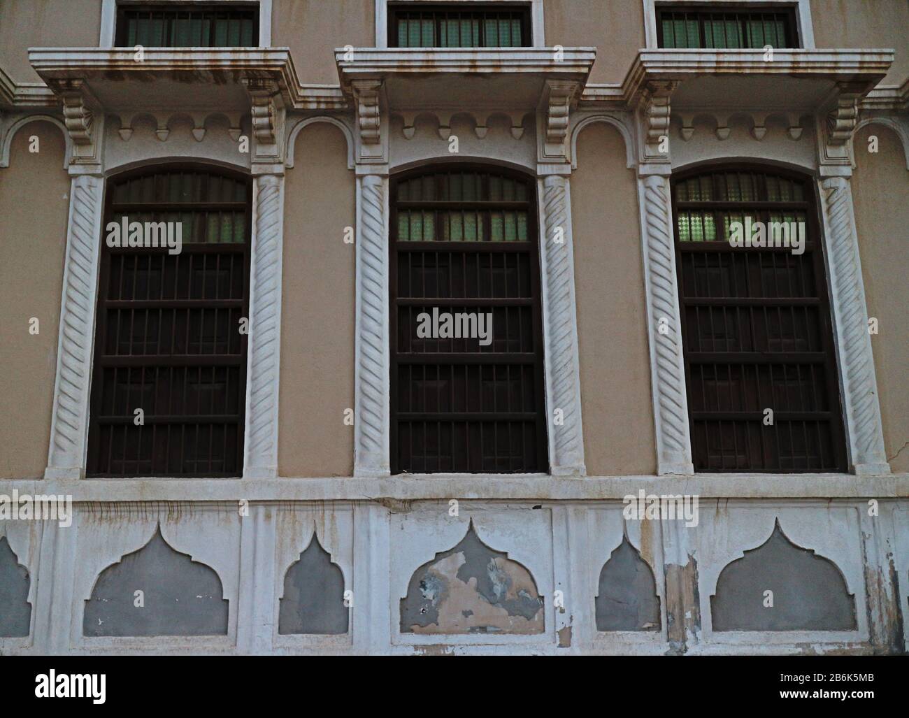 Mosque with ornate Islamic architectural features Stock Photo - Alamy