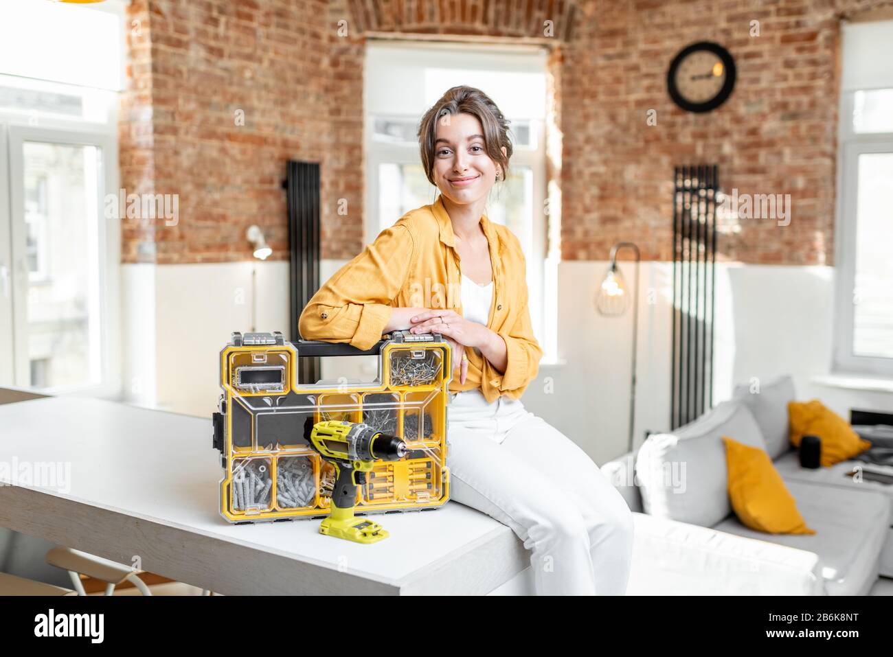 Handy person hi-res stock photography and images - Alamy