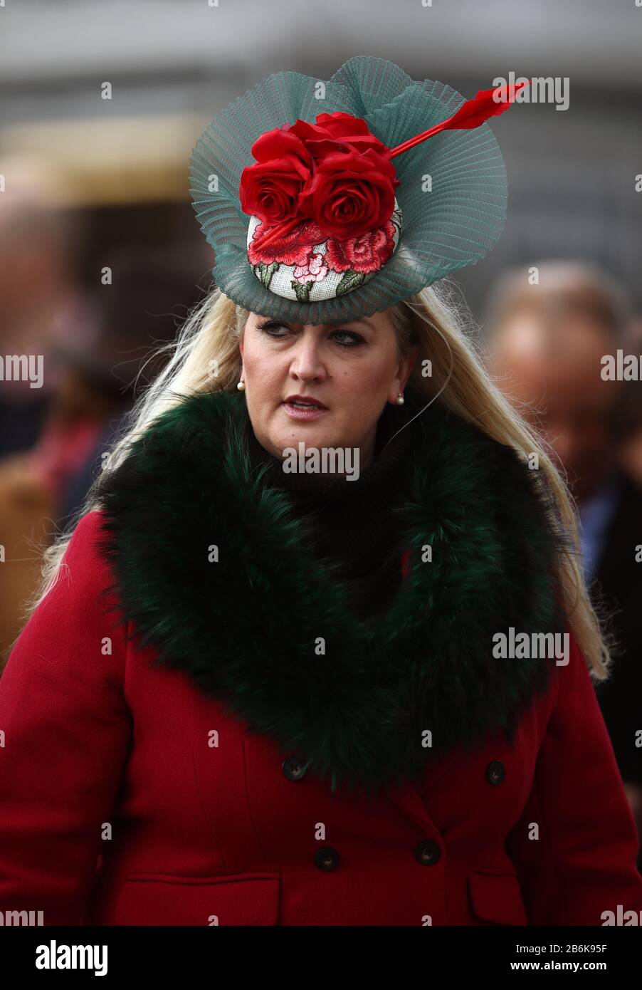 Cheltenham ladies day hats hi-res stock photography and images - Alamy