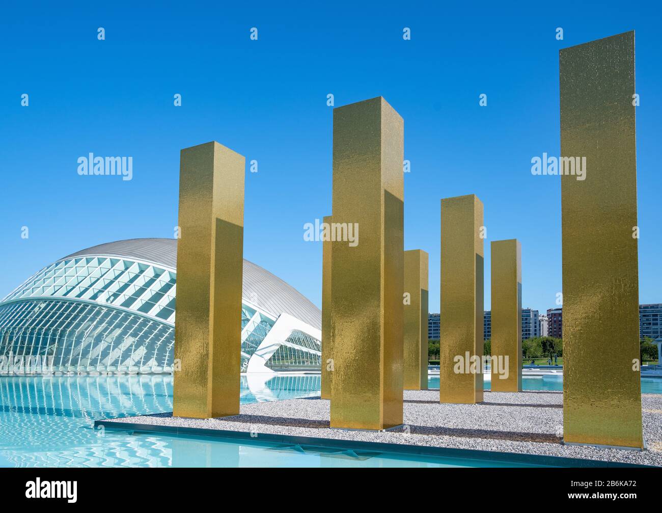 Golden columns hi-res stock photography and images - Alamy