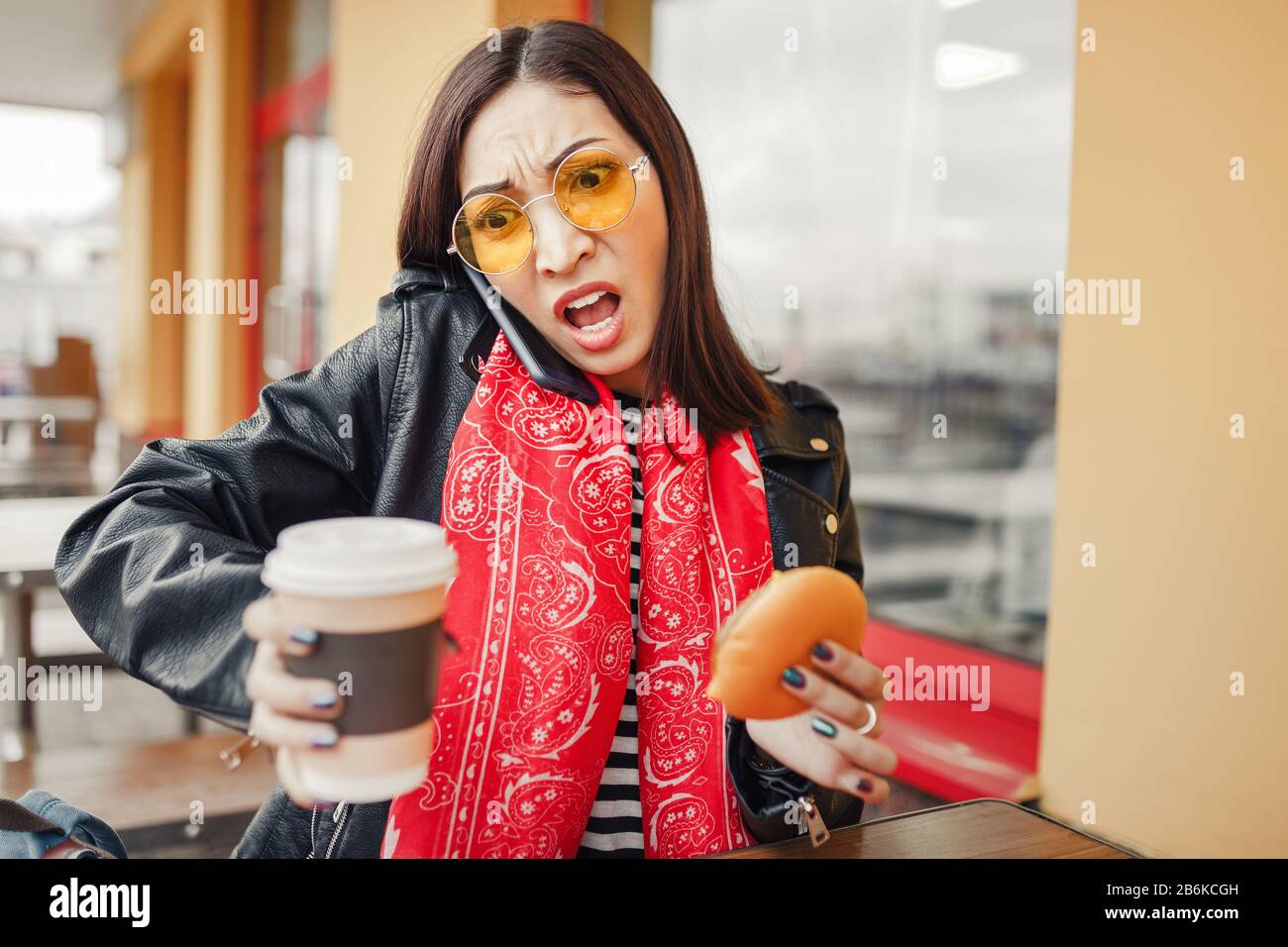 Angry restaurant customer hi-res stock photography and images - Alamy