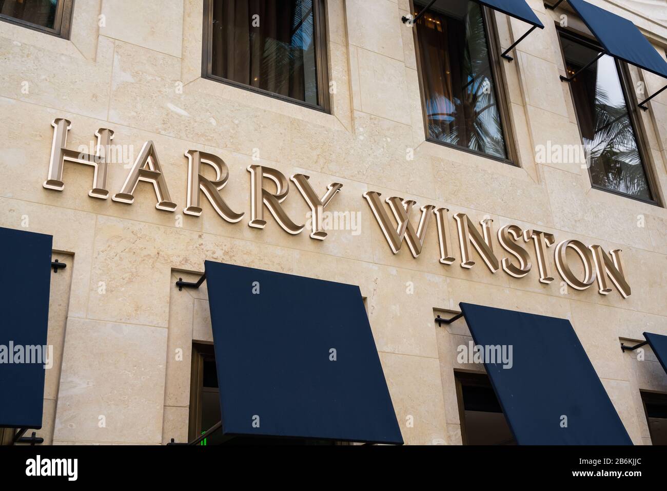 A view of an american luxury jeweler Harry Winston logo Stock Photo - Alamy
