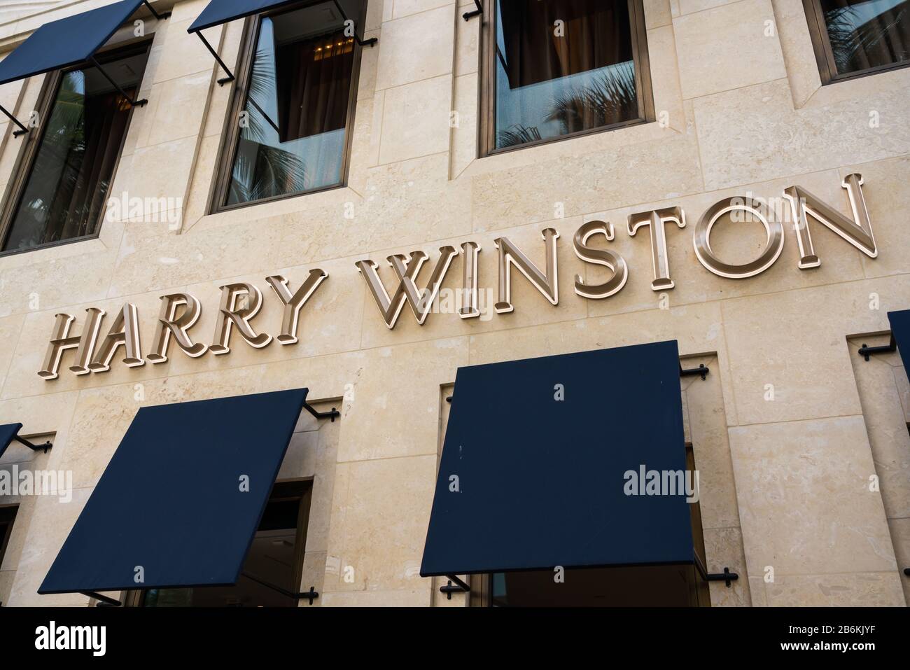 A view of an american luxury jeweler Harry Winston logo Stock Photo - Alamy