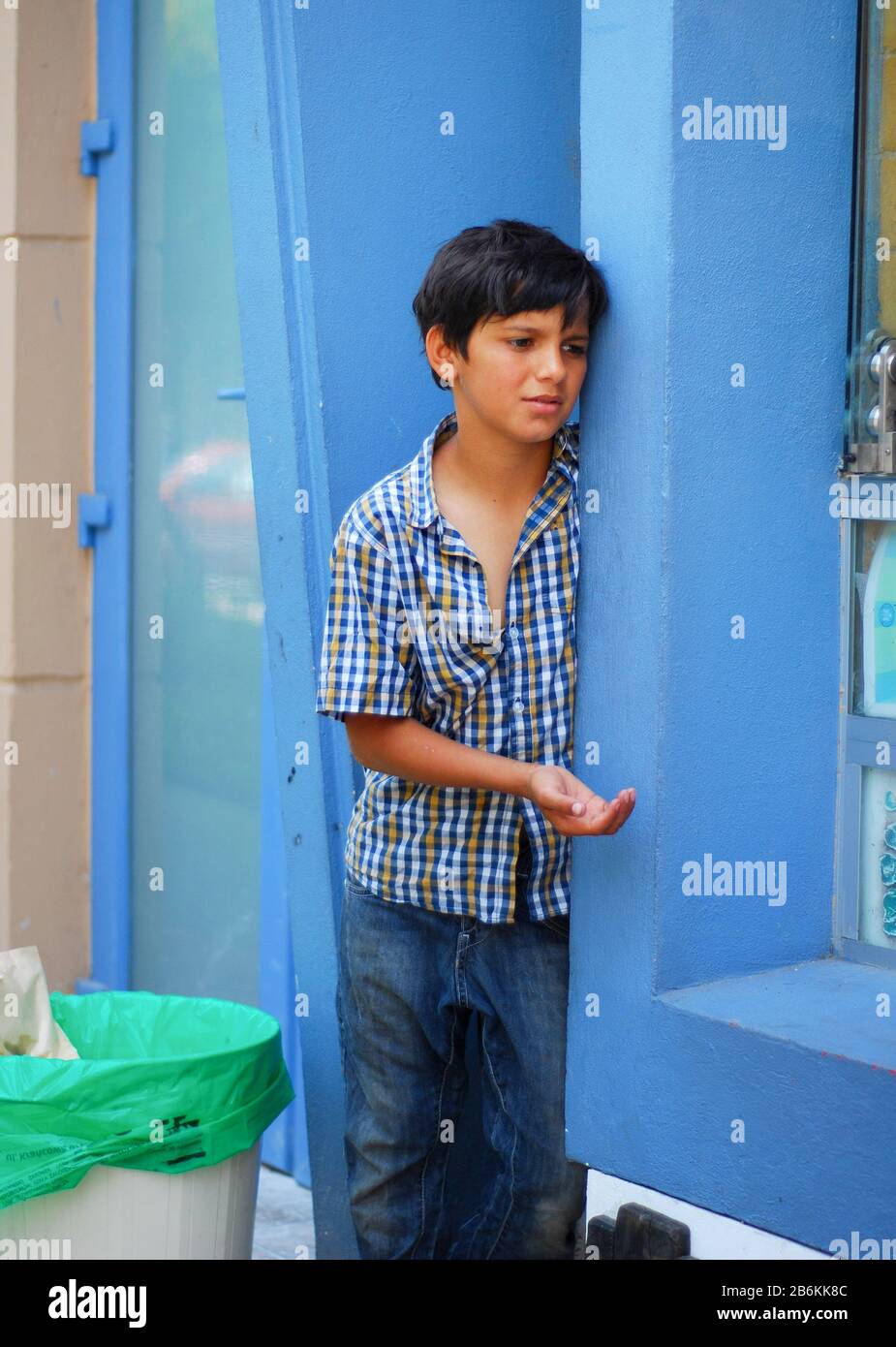 Gypsy children social hi-res stock photography and images - Alamy