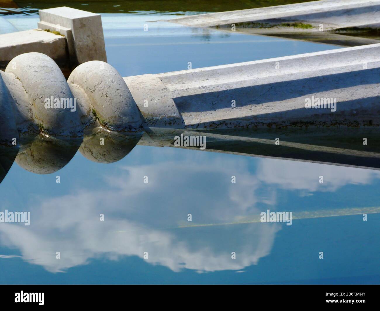 Decorative column base in ruins hi-res stock photography and images - Alamy