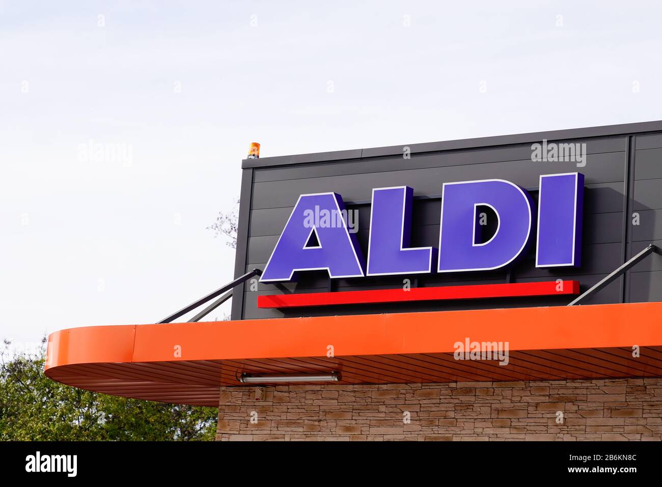 Aldi supermarket logo icon hi-res stock photography and images - Alamy