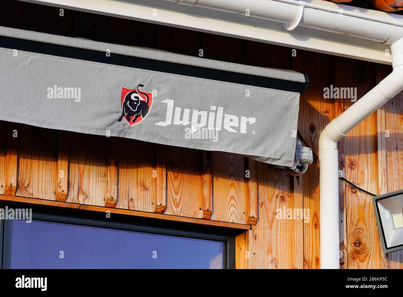 Jupiler bier logo hi-res stock photography and images - Alamy