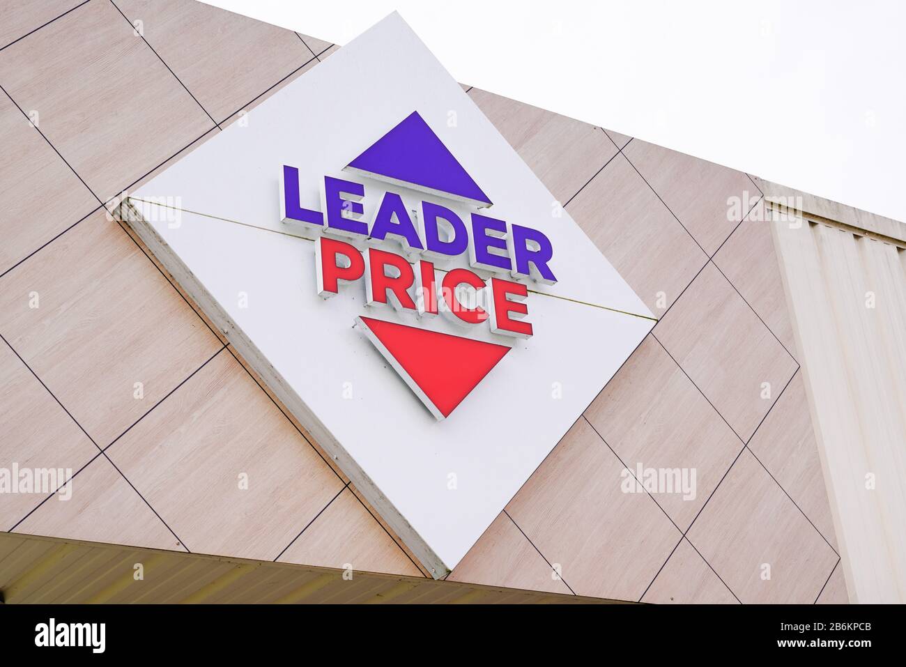 Bordeaux , Aquitaine / France - 03 03 2020 : Leader Price sign red blue ...