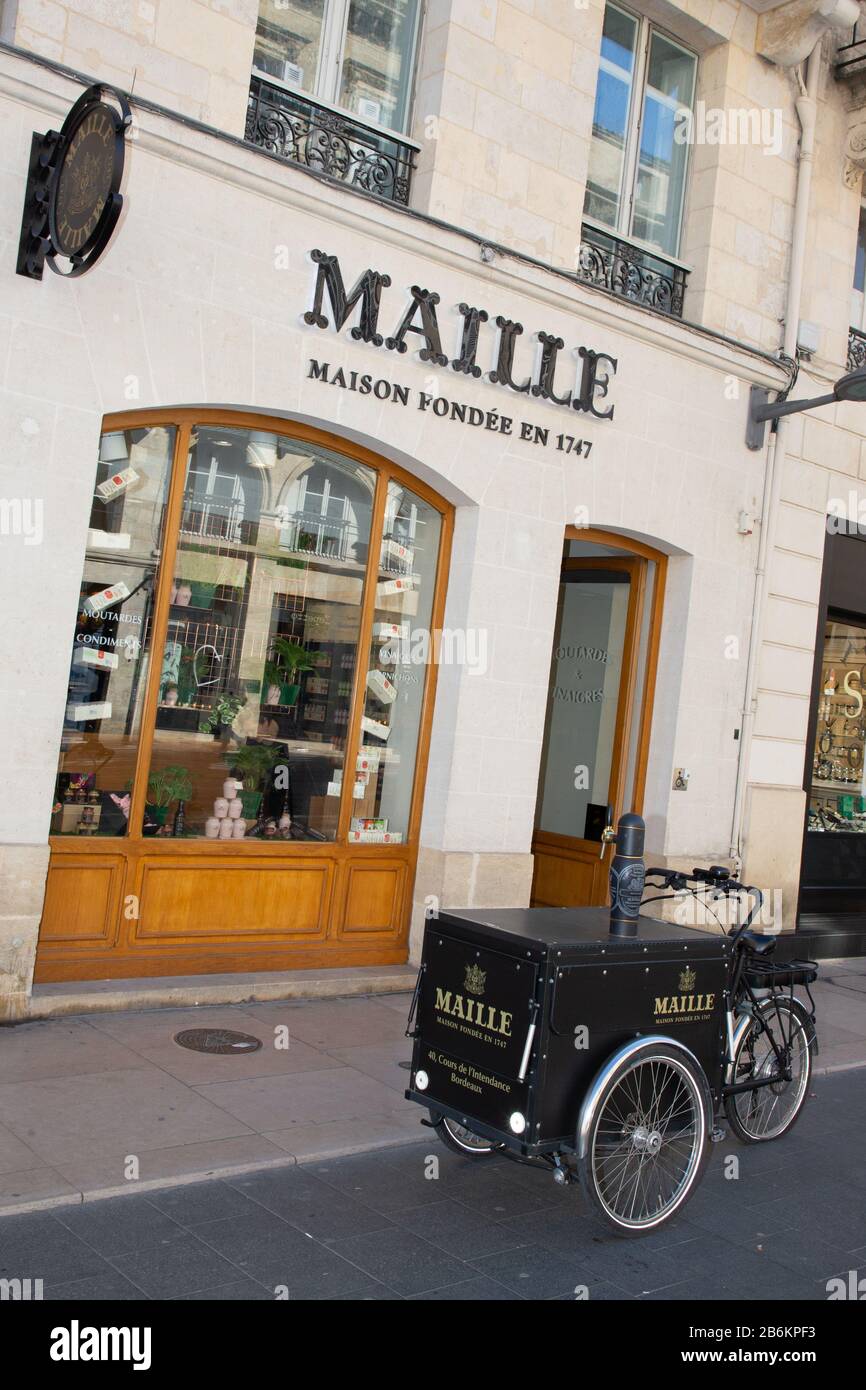 Paris france march circa hi-res stock photography and images - Alamy