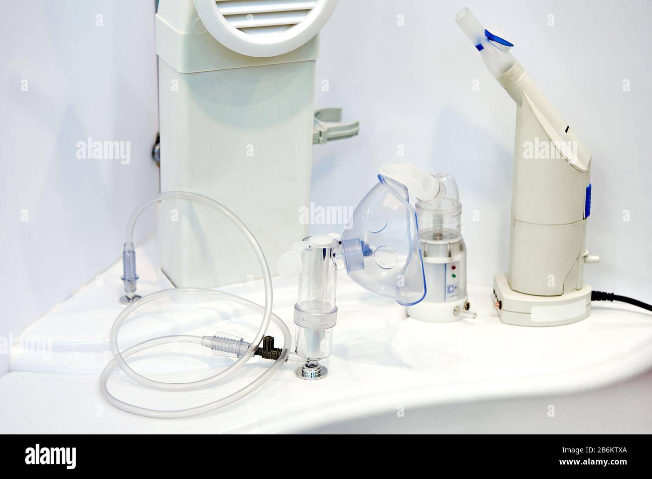 Inhaler mask hi-res stock photography and images - Alamy