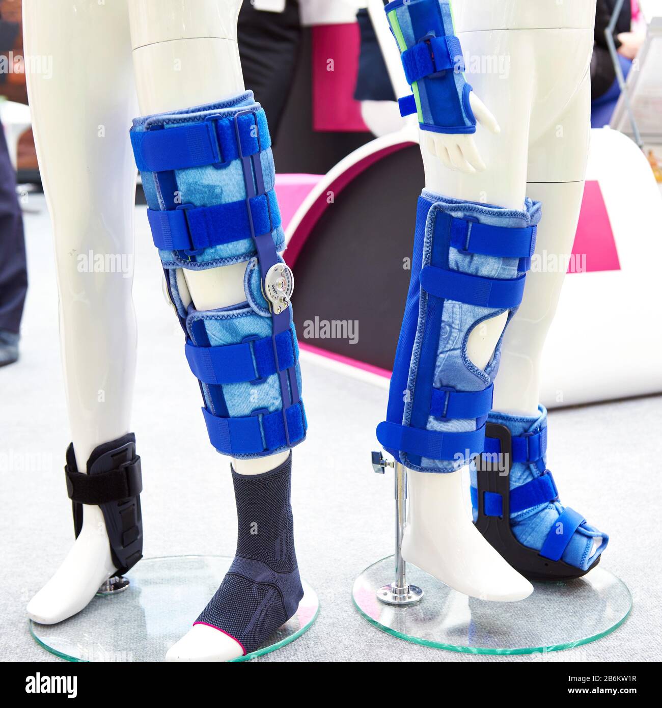 Children braces leg hi-res stock photography and images - Alamy
