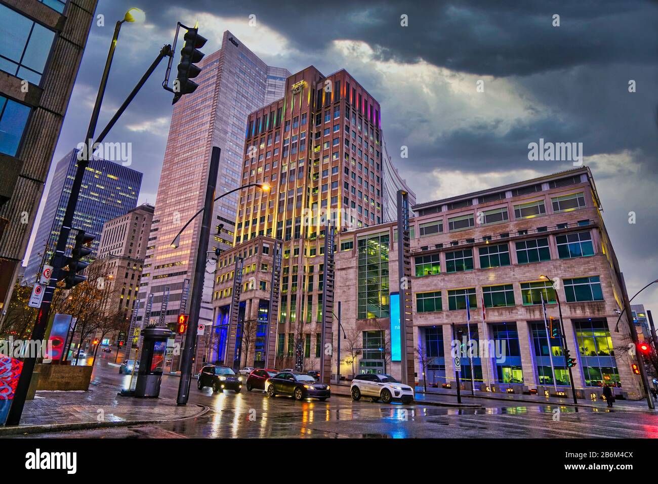 Downtown in the rain hi-res stock photography and images - Alamy