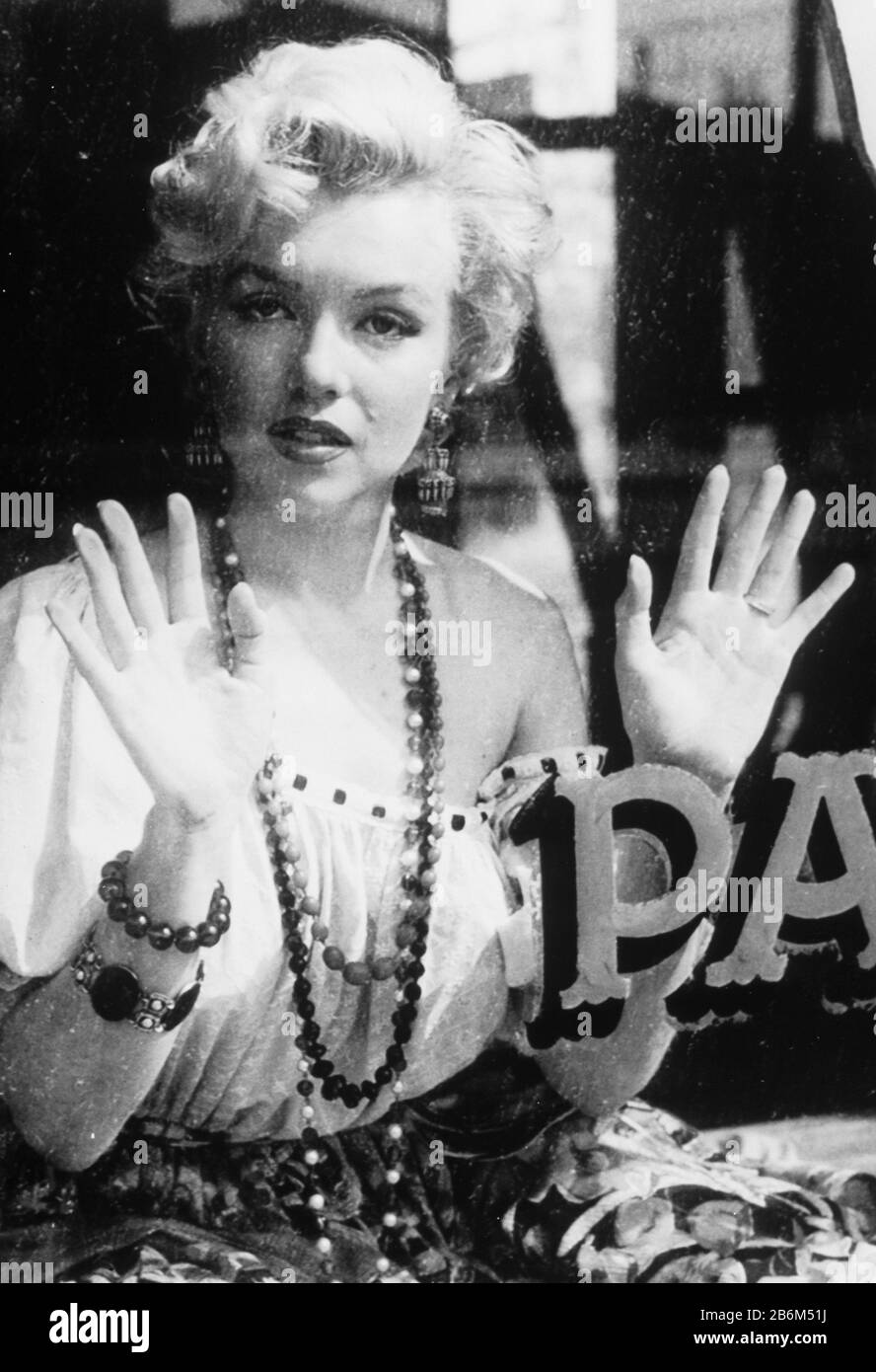 Bus stop 1956 hi-res stock photography and images - Alamy