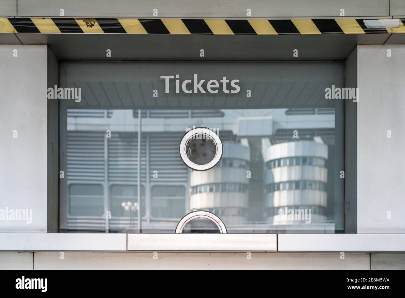 closed ticket counter Stock Photo - Alamy