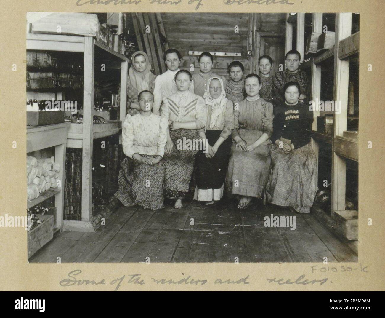 Fabrieksarbeidsters te Sereda in Rusland Part of album of the English ...