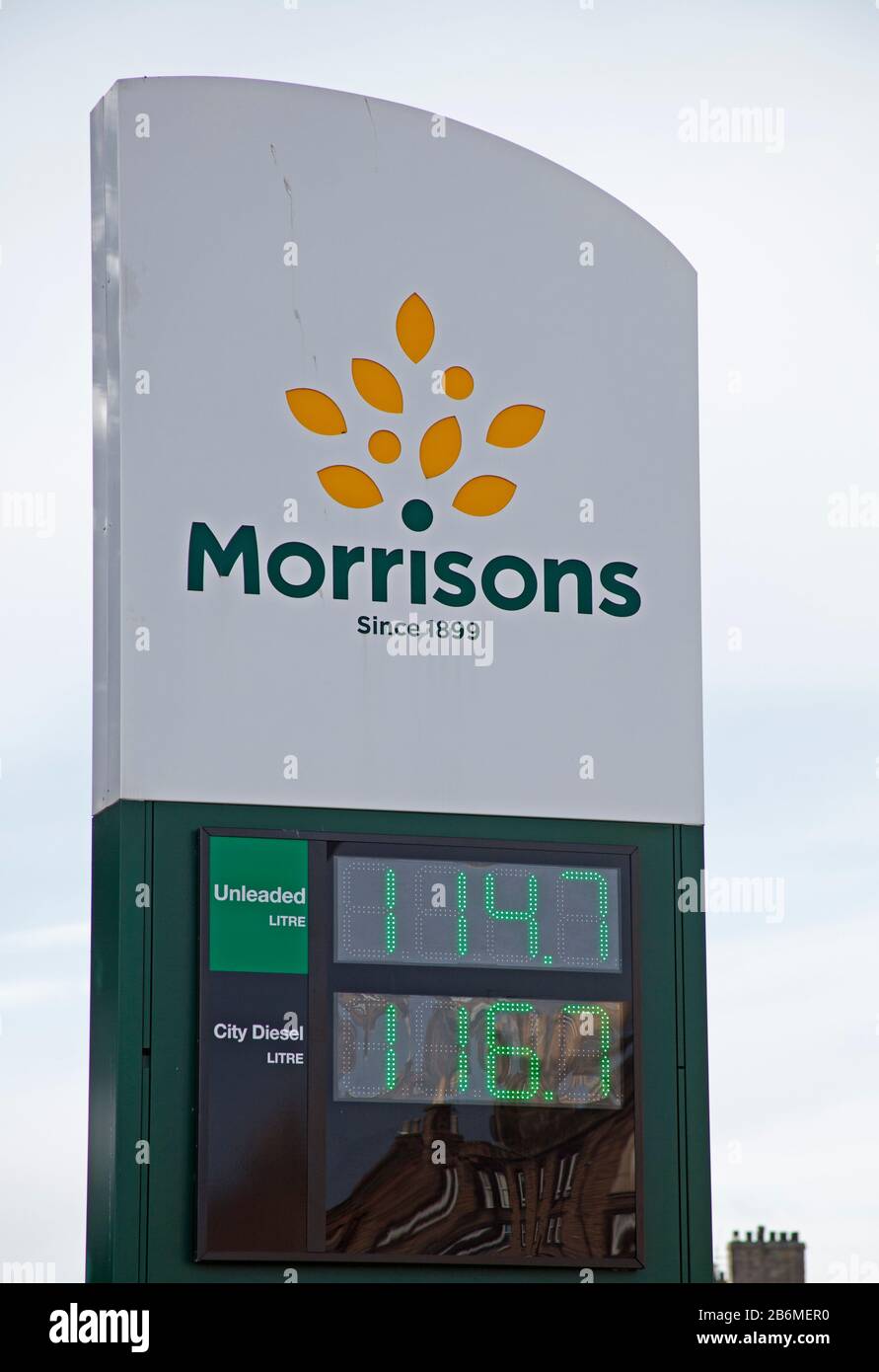 Morrisons sign 2020 hi-res stock photography and images - Alamy