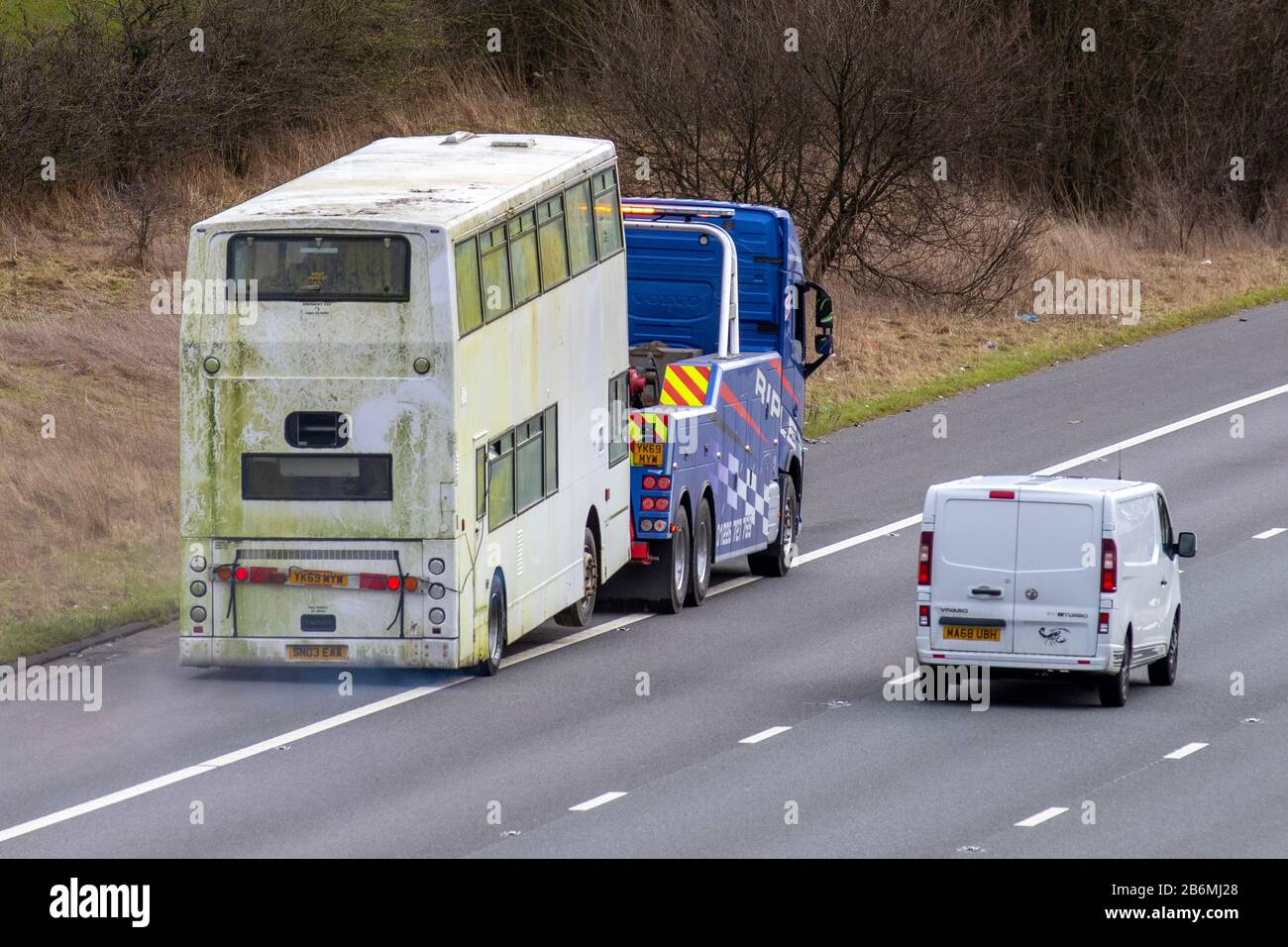 Bus tow recovery hi-res stock photography and images - Alamy