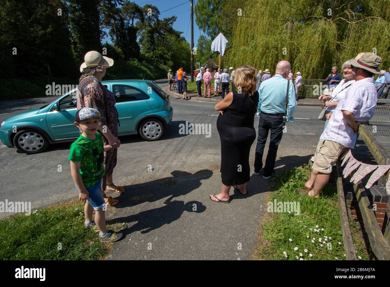 Unveiling of sign hi-res stock photography and images - Alamy