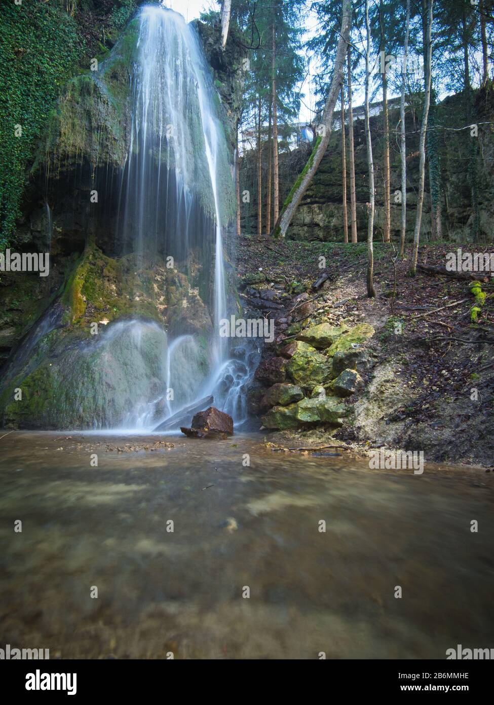 Forest river waterfall hi-res stock photography and images - Alamy