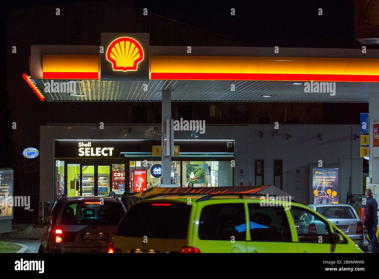 Shell petrol station Stock Photo - Alamy