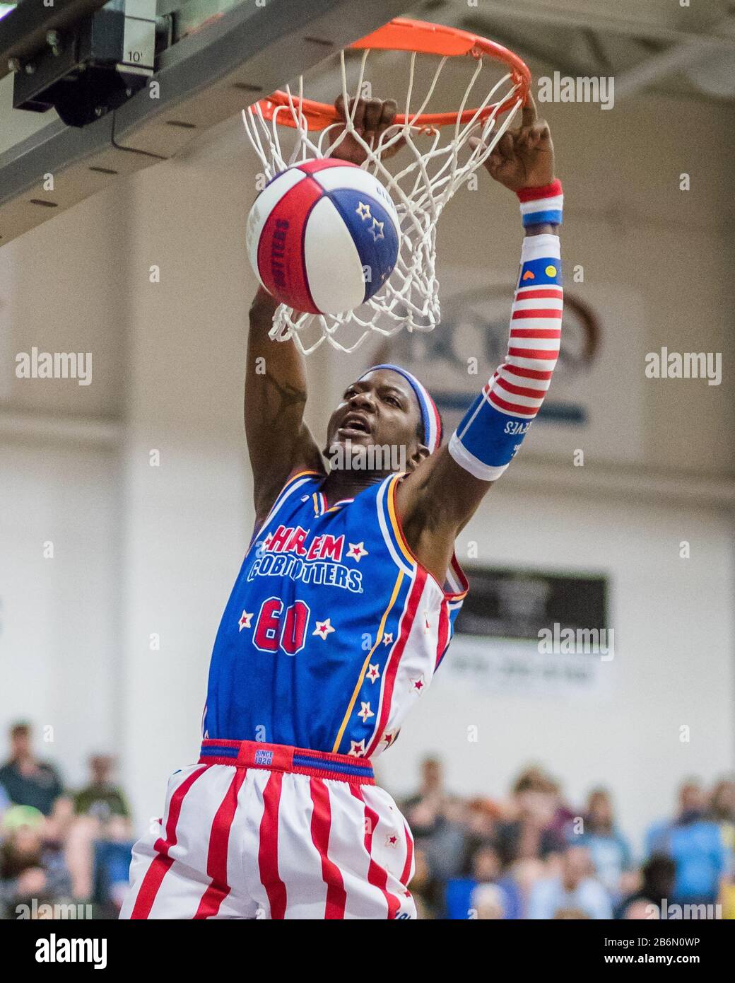 High flying dunks hi-res stock photography and images - Alamy