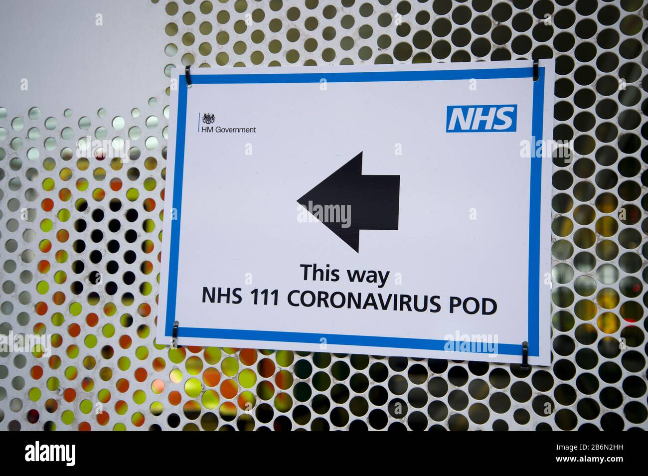 Hospital direction hi-res stock photography and images - Alamy