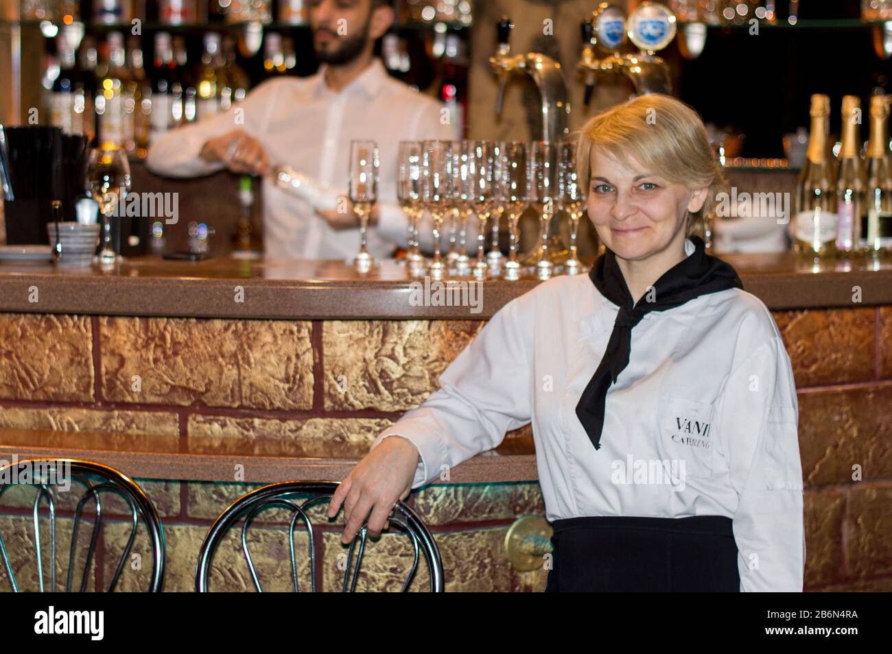 Bar chef hi-res stock photography and images - Alamy