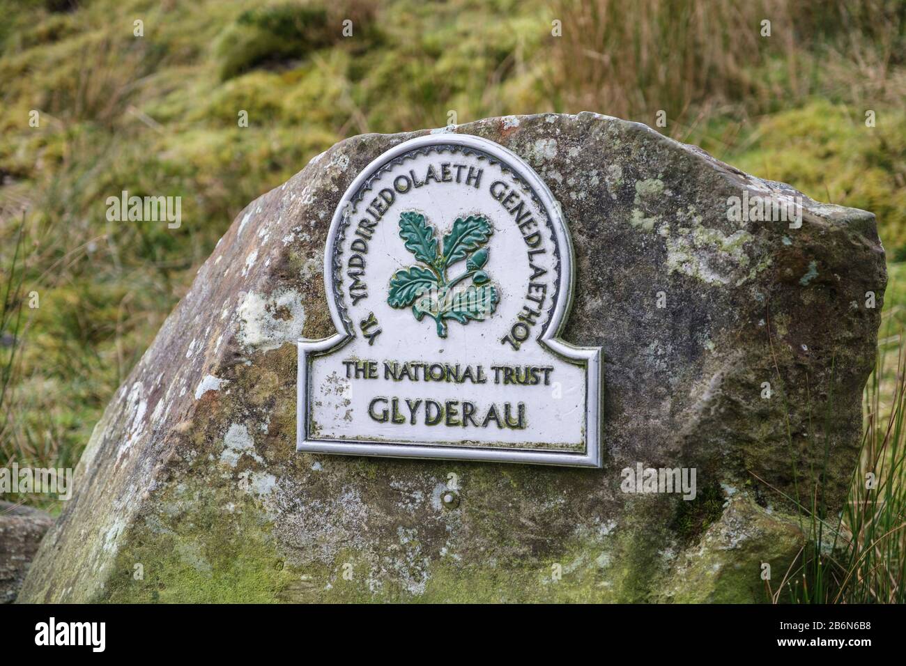 The Glyderau or Glyders, National Trust Sign, Ogwen Valley, Snowdonia ...