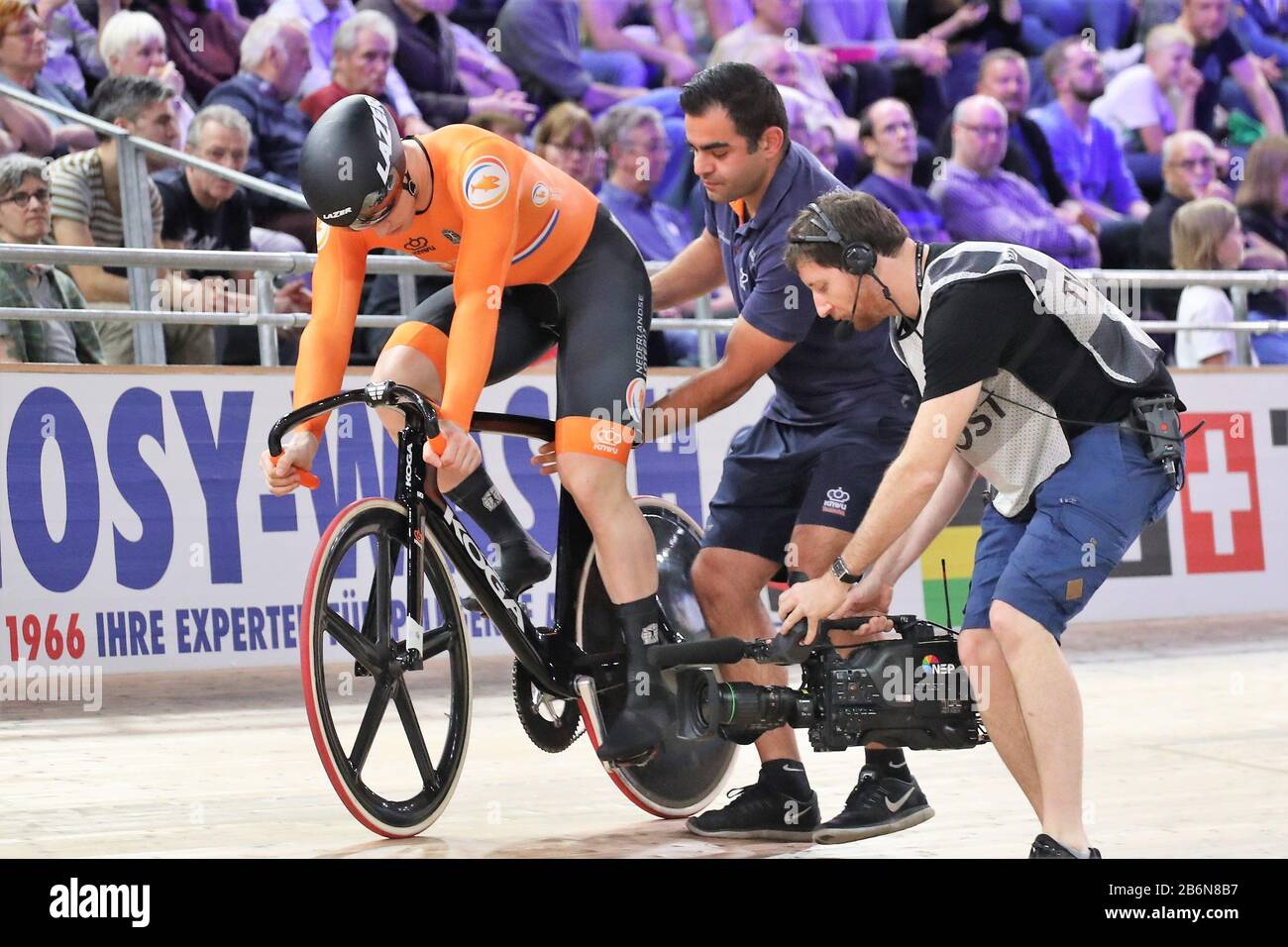 Harrie Lavreysen of Nederlandt Men's Sprint -Finale 2 Heat during the ...