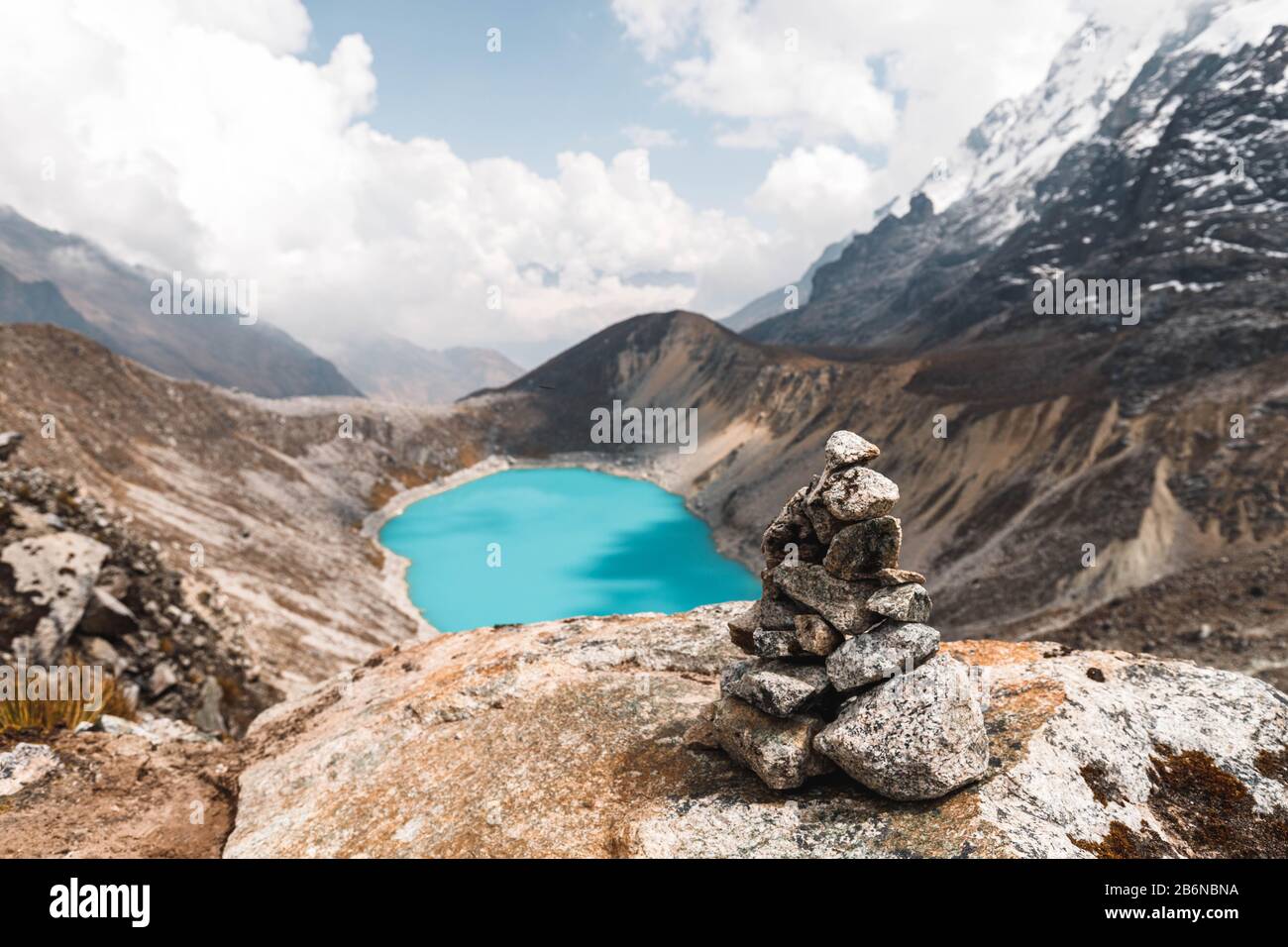 Hidden crystal clear blue lake along the top of Salkantay trek (Inka ...